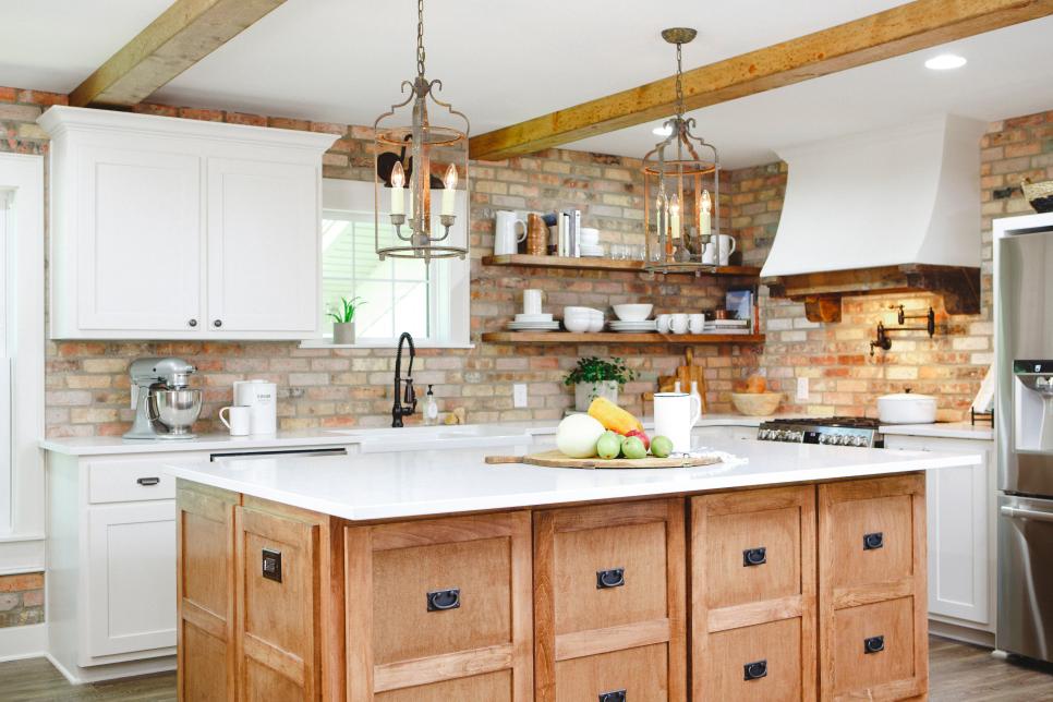 Countertops 101: A Breakdown of What's What in Surfacing